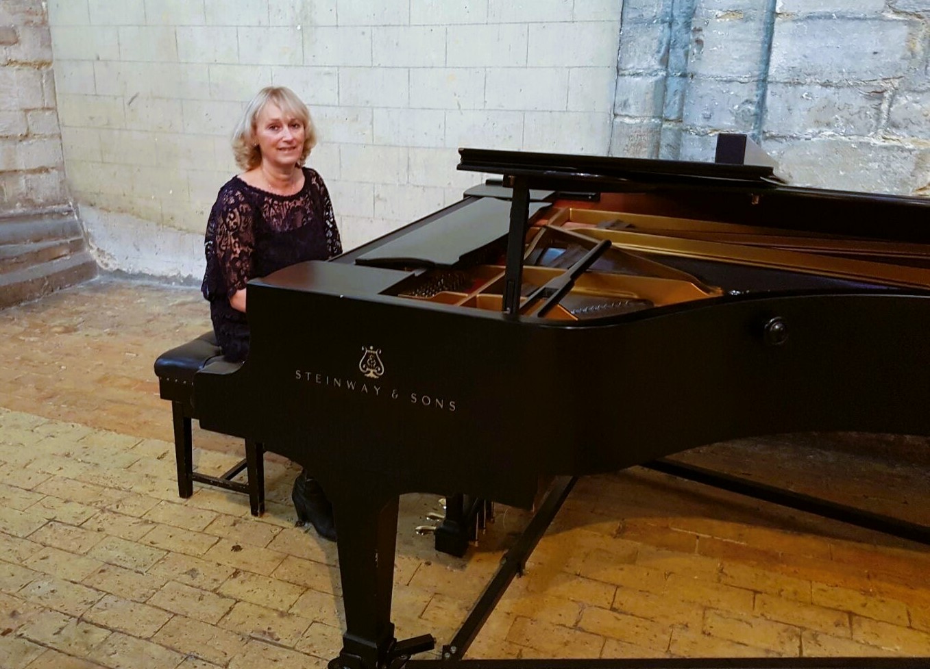 About – Christine Walker